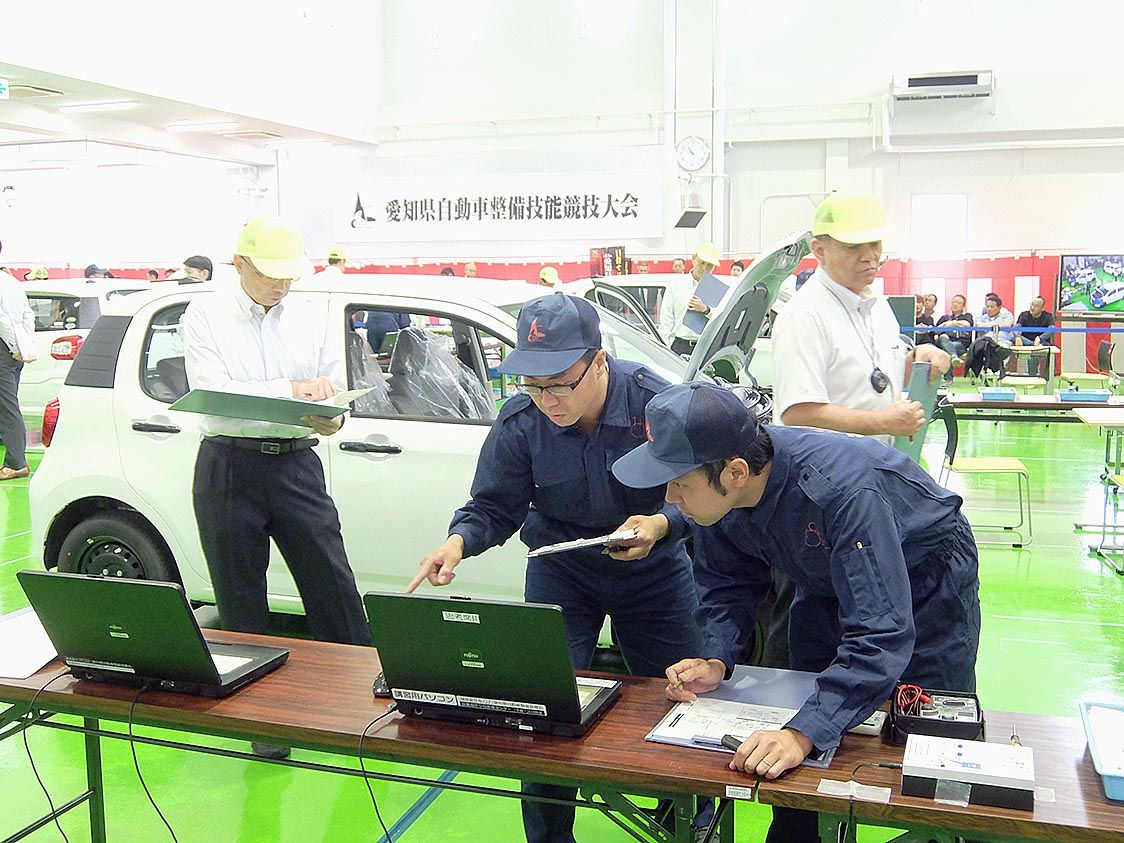 愛整振、豊川支部チーム優勝 整備技能競技大会を開催 – 日刊自動車新聞